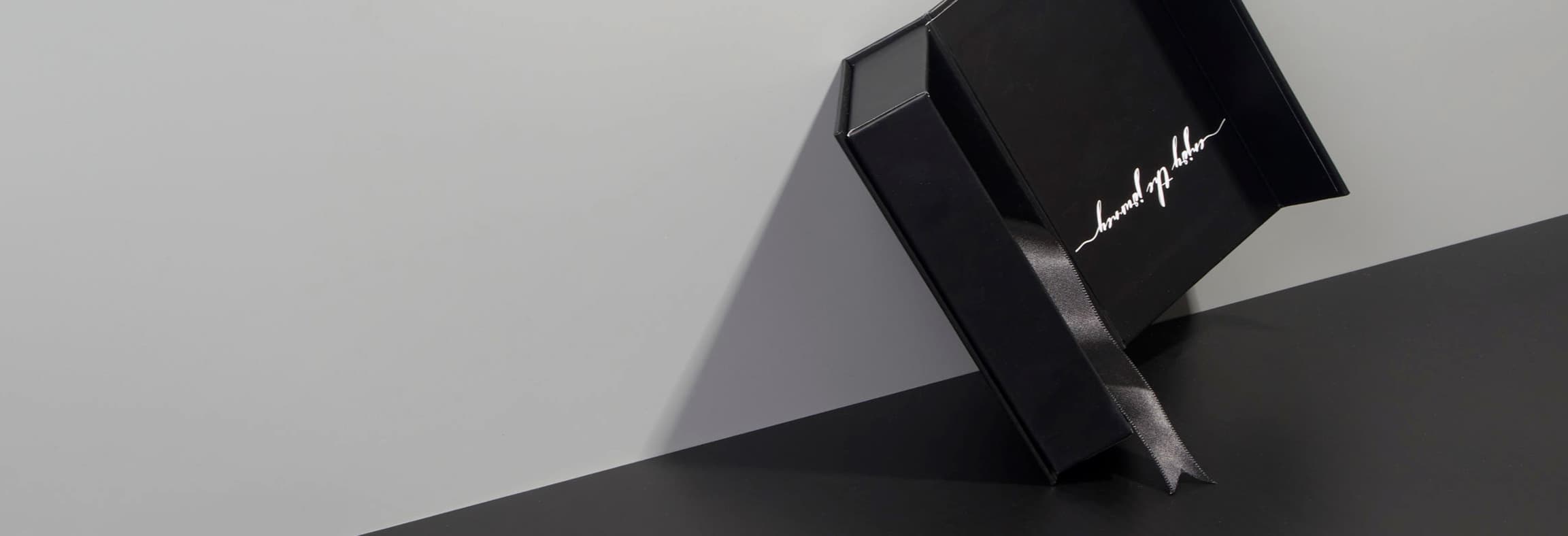 Hinged Flip Lid Rigid Boxes